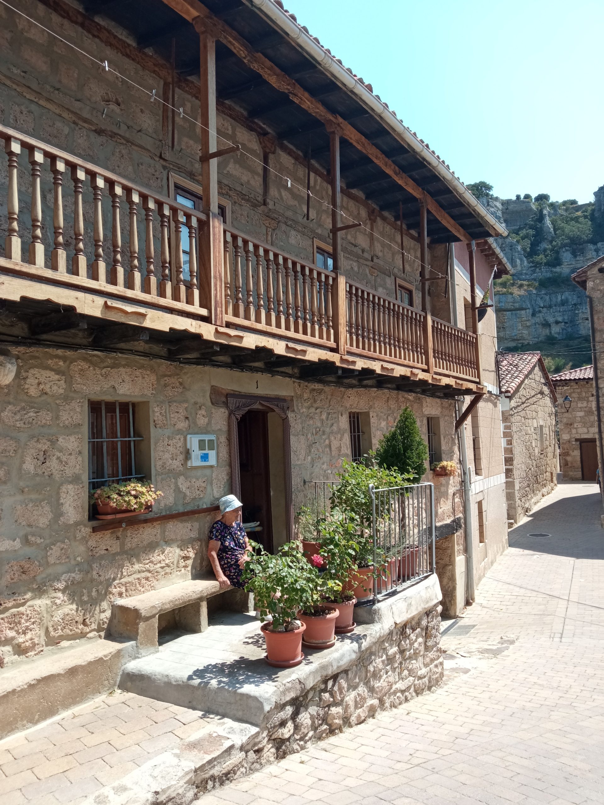 ORBANEJA DEL CASTILLO, EL PUEBLO-CASCADA DE BURGOS - OKESCAPADAS